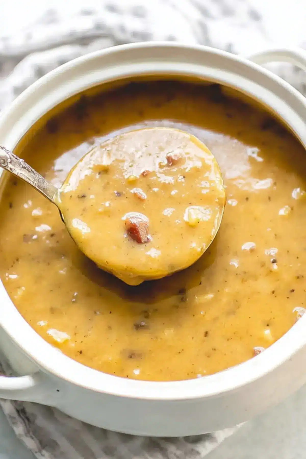 Giblet Gravy Recipe (Perfect for Thanksgiving) - bakewithlina.com